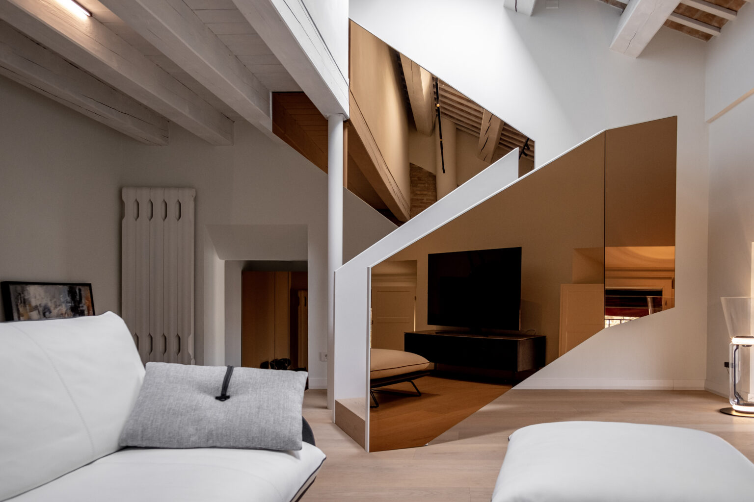 ANTHONY UGO | Artravel Magazine